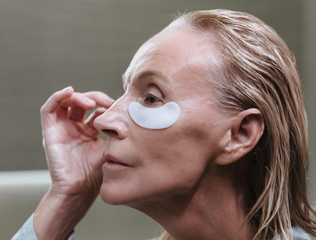 What Causes "Old People Smell"—And How To Minimize It